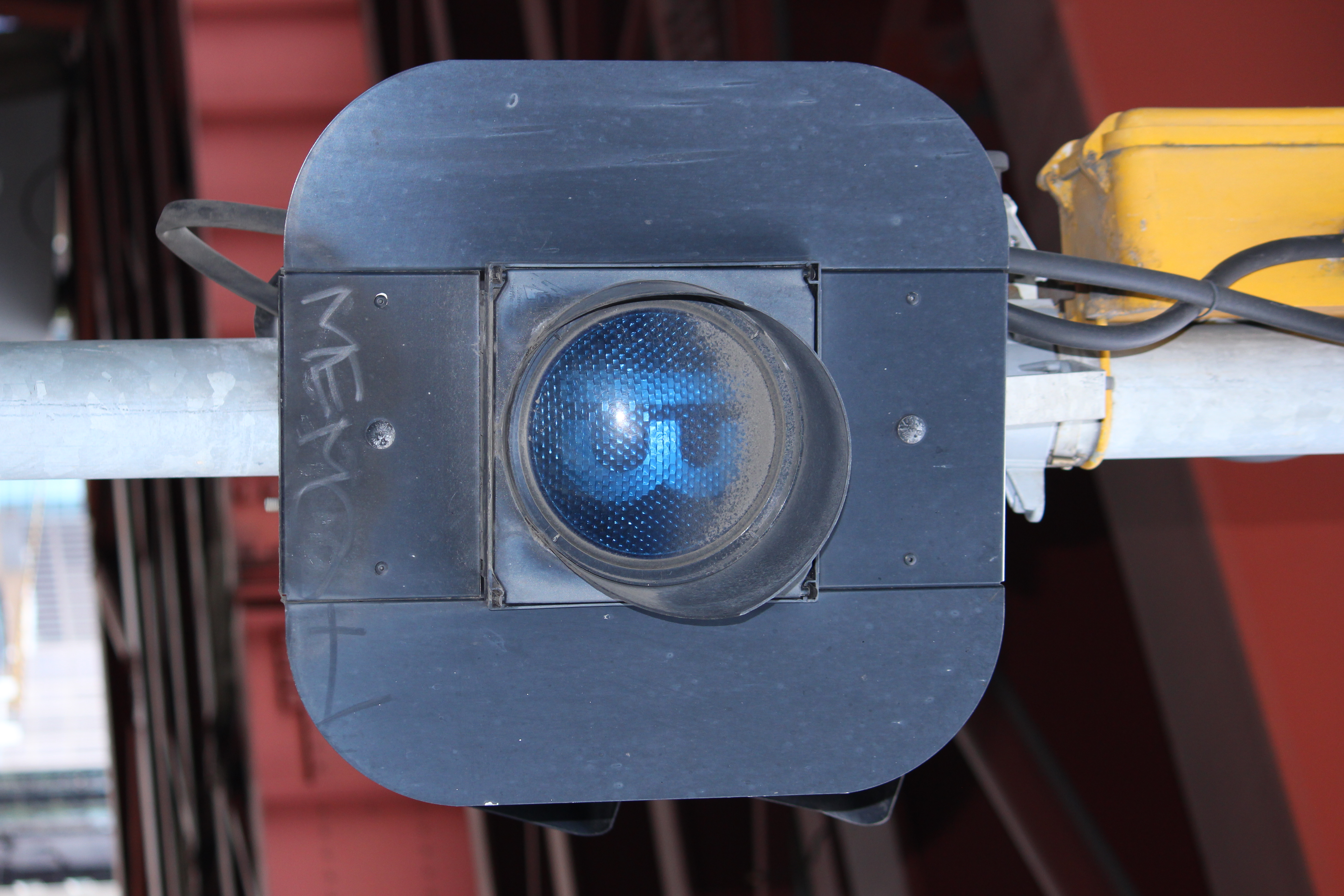 ATG 8" & 12" Incandescent/halogen - Aldridge Signals